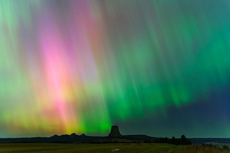 Devils Tower Northern Lights - Etsy