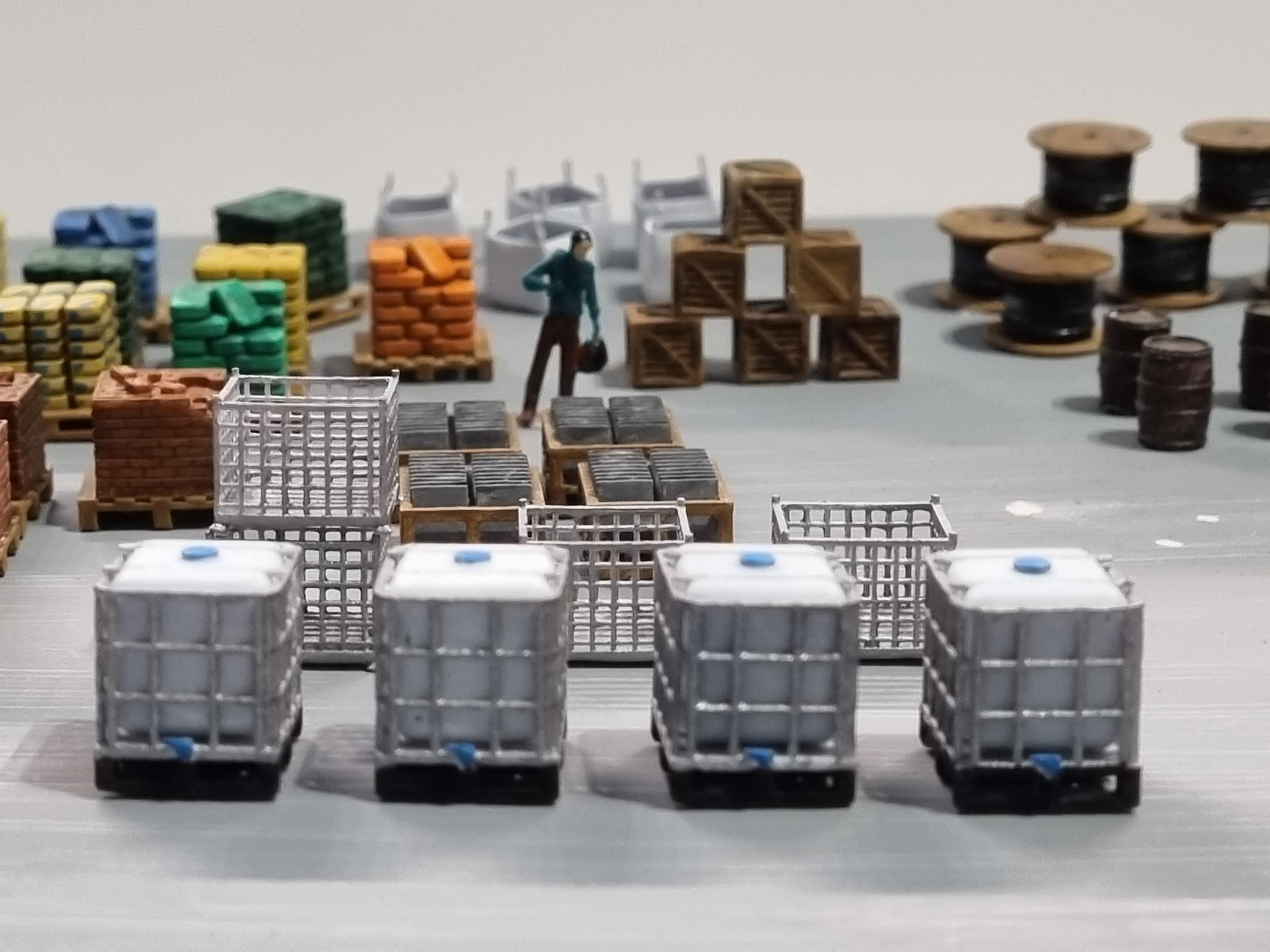 IBC Pallet Tank 3D Printed 1:76, OO Gauge Model Miniature Scenery ...