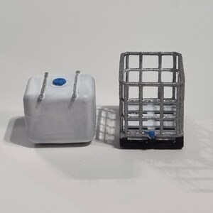 IBC Pallet Tank 3D Printed 1:76, OO Gauge Model Miniature Scenery ...