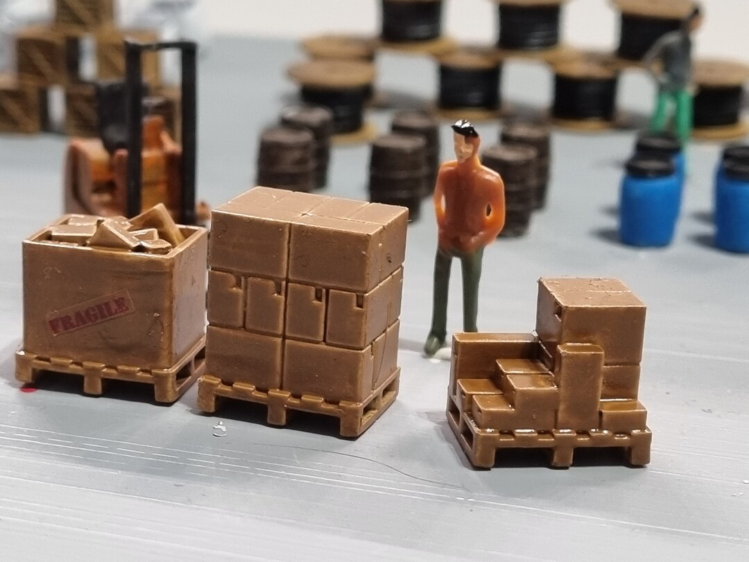 Pallet of Boxes and Parcels X3 OO Gauge 1:76 Scale Model Scenery ...