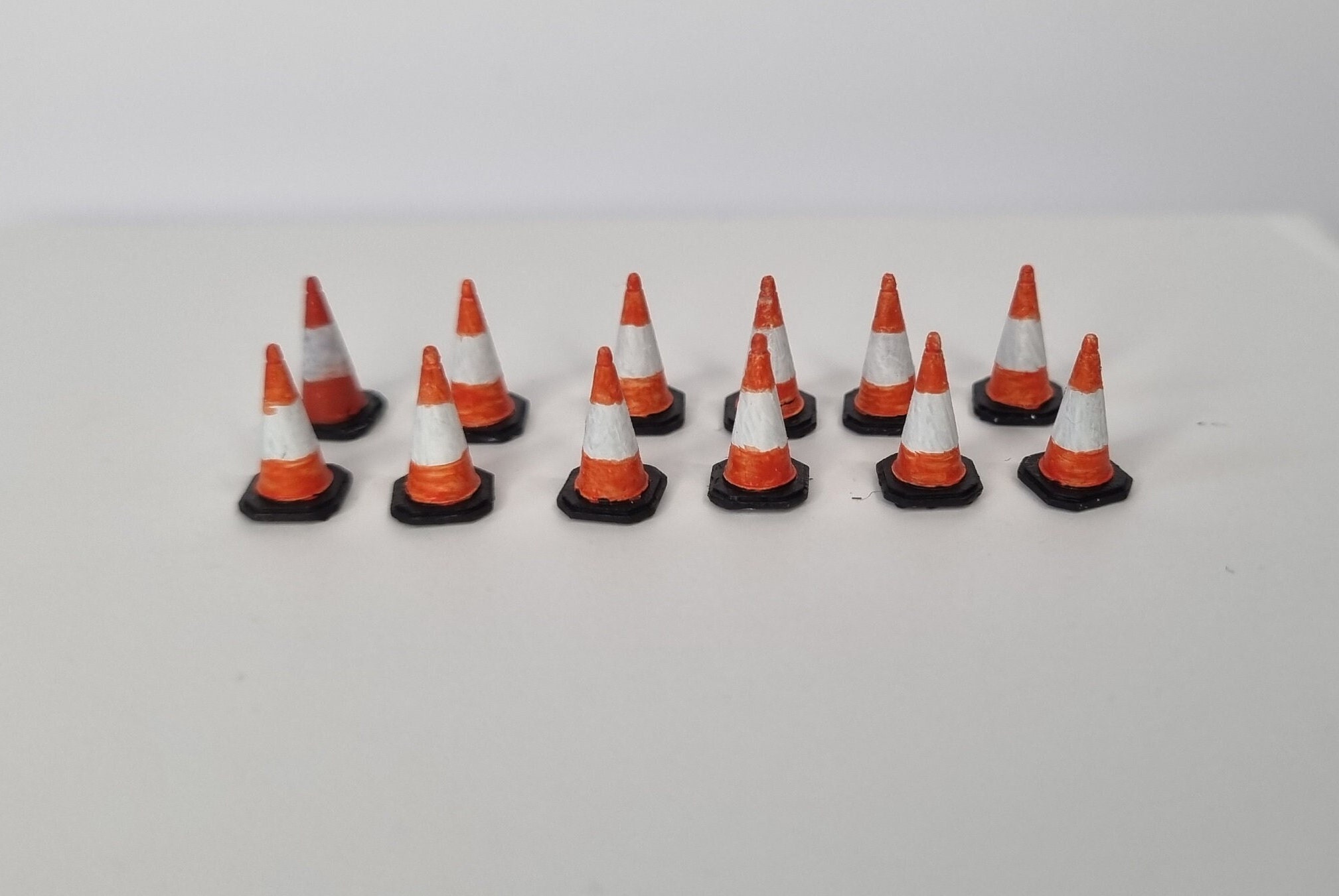 Road Cones Set of 12 OO Gauge 1:76 Scale Model Scenery Railway - Etsy