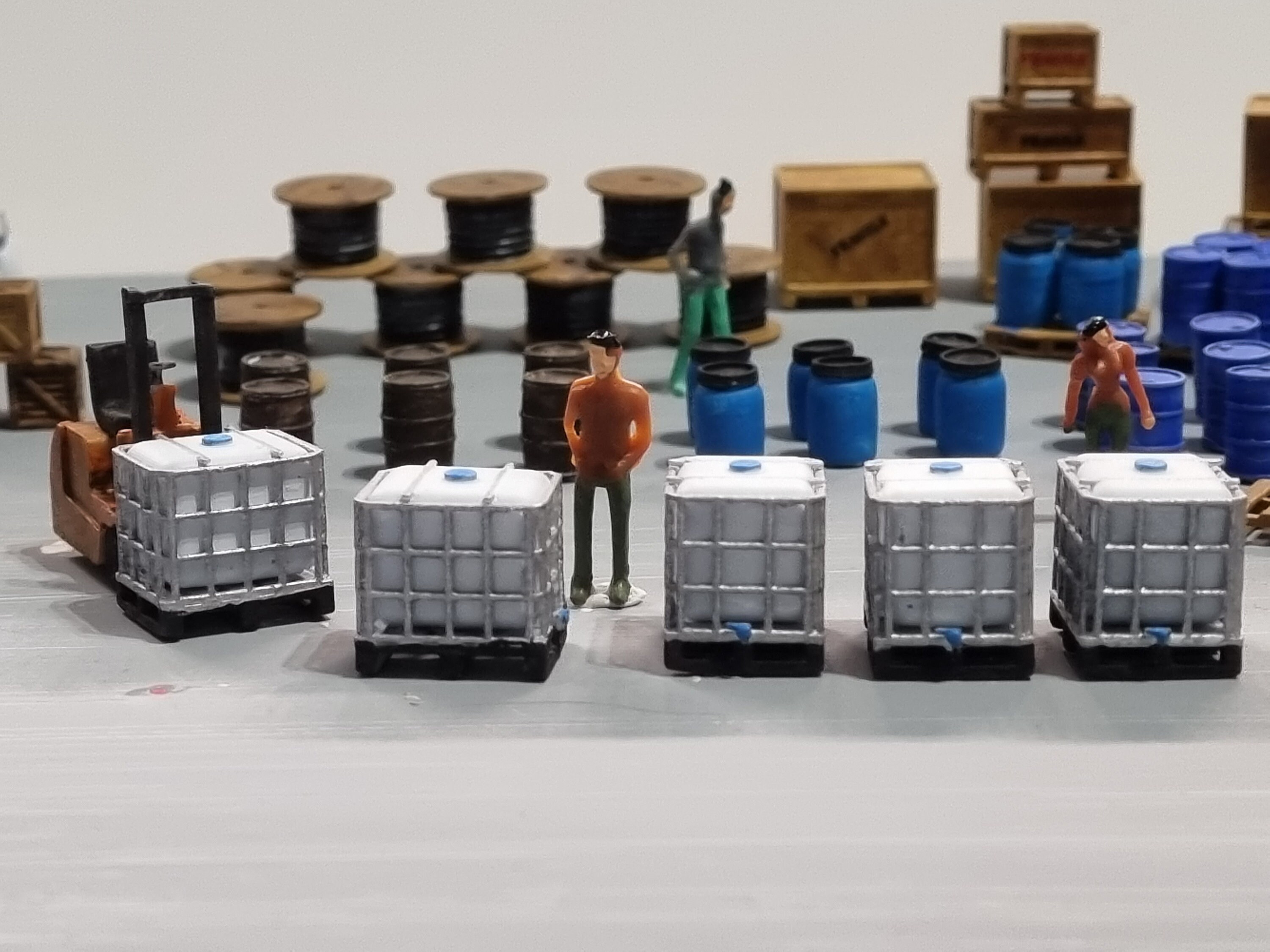 IBC Pallet Tank 3D Printed 1:76, OO Gauge Model Miniature Scenery ...