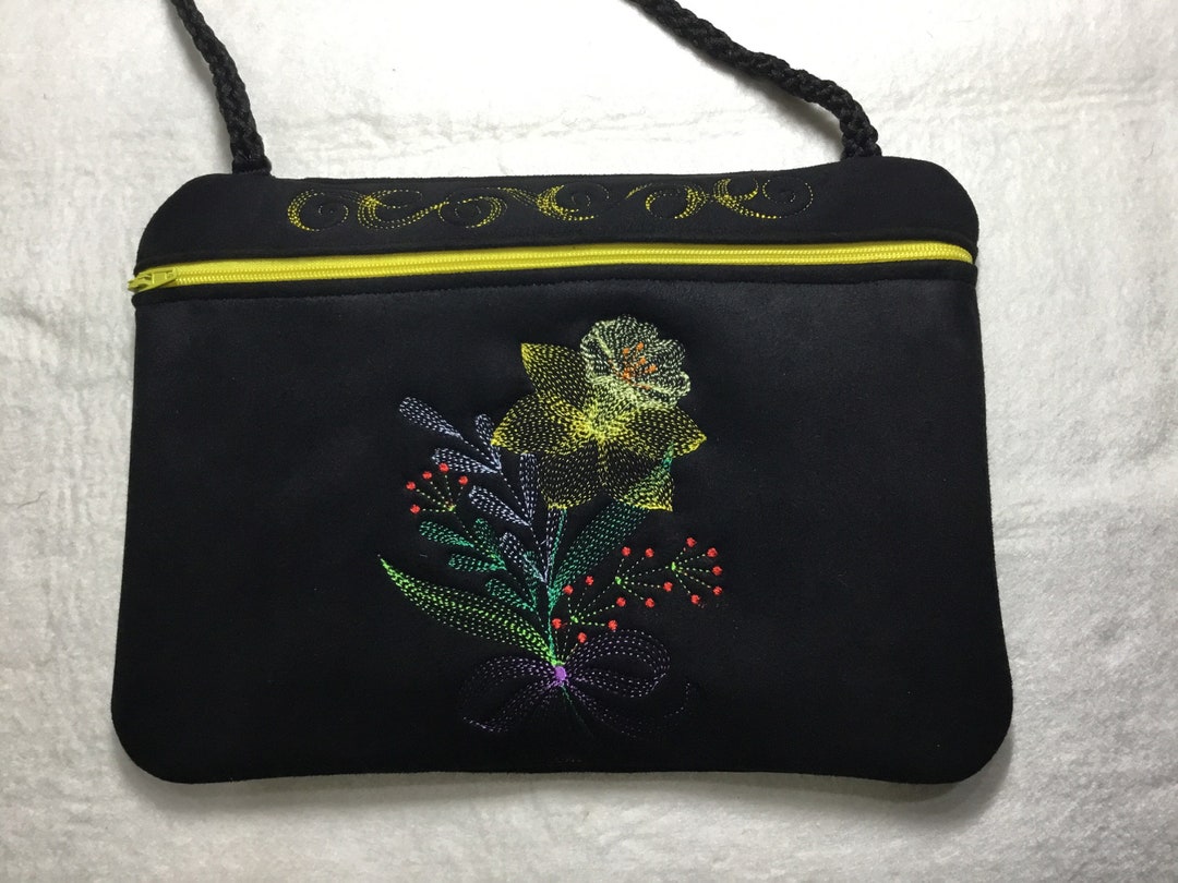 NEW LARGER SIZE! 9 1/2” X 7”. Embroidered Yellow Daffodil Zipper Purse ...