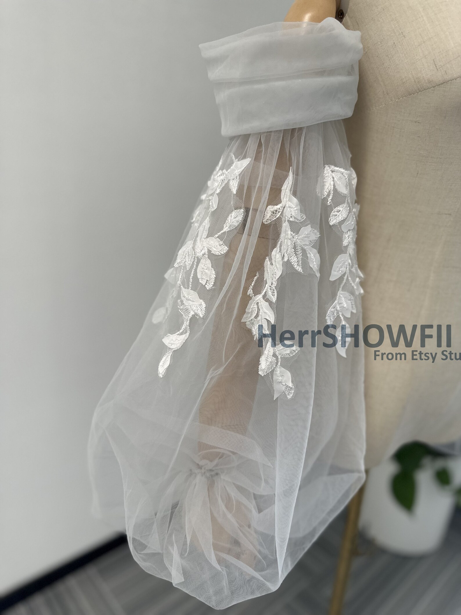 Light Gray Puffy Sleeeves With Embroidered Leaves Lace, Detachable ...