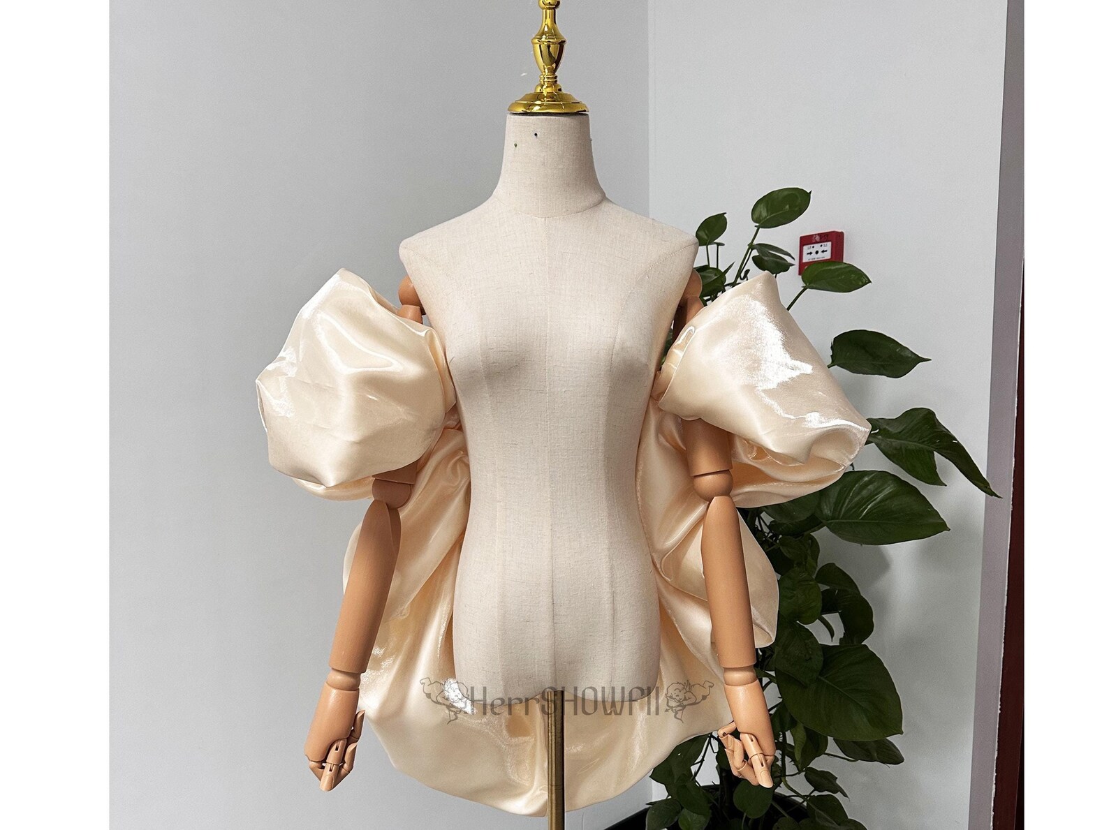 Boutique Golden Prom Dress Shawl Wraps Elegant off Shoulder Wedding ...