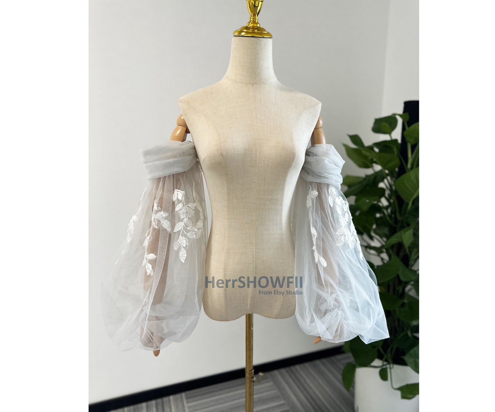 Light Gray Puffy Sleeeves With Embroidered Leaves Lace, Detachable ...