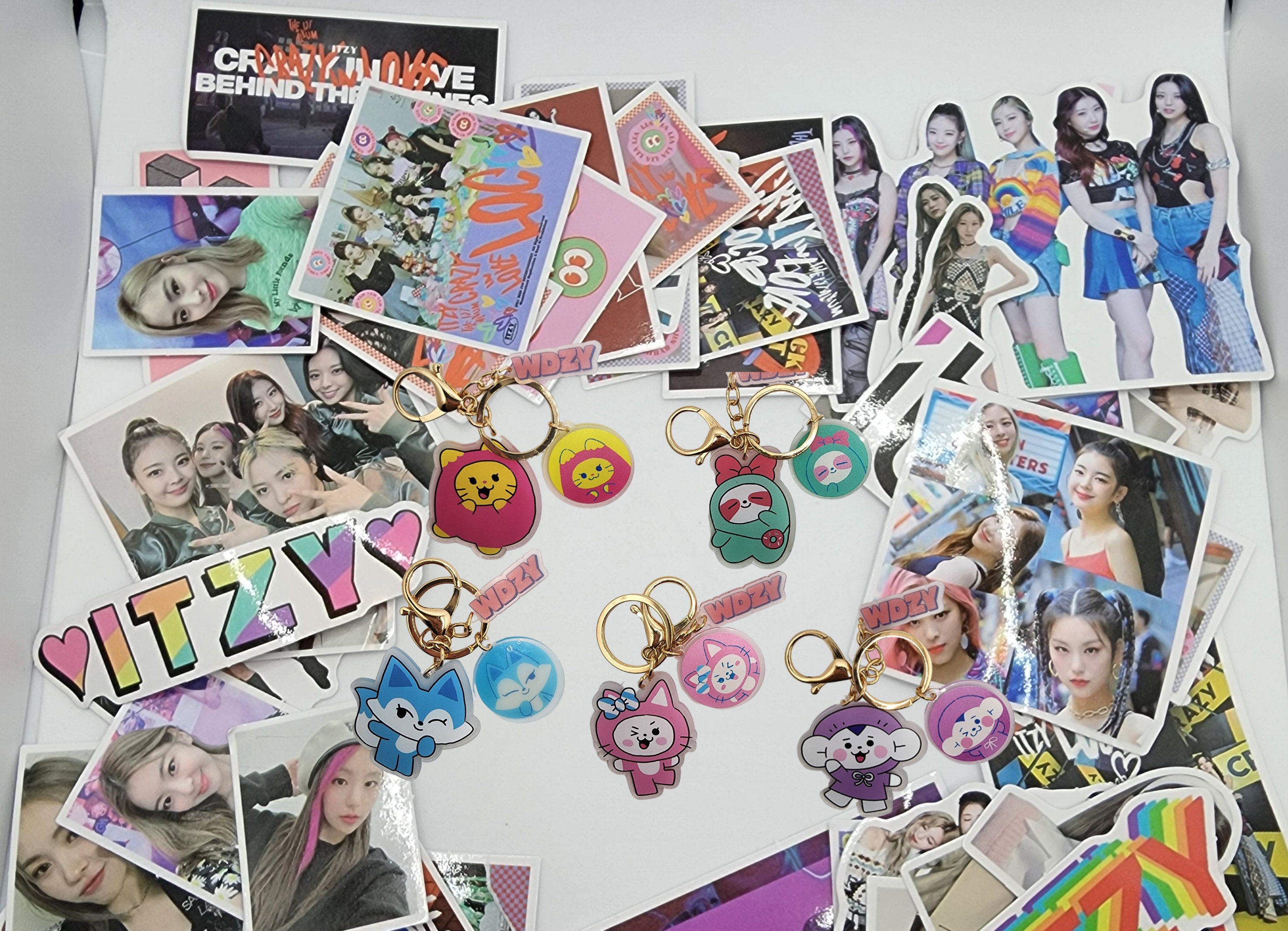 ITZY WDZY Keychain W/ Charm free Stickers - Etsy