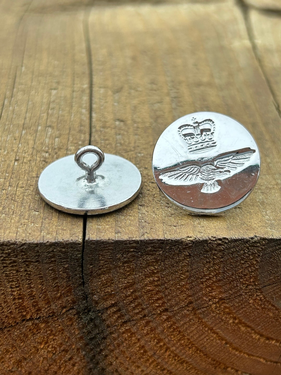 Preloved Silver Tone Royal Air Force Post 1953 Chrome Blazer Buttons ...