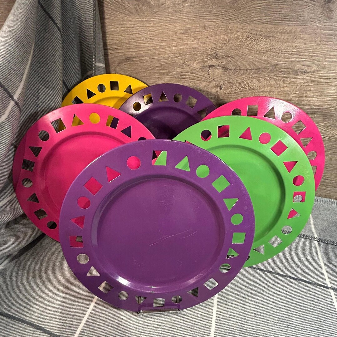 Vintage Enamelware Big Bright Beautiful Metal Charger Plates Geometric ...