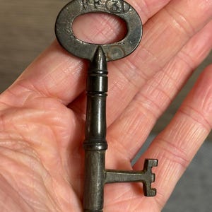 Vintage Chubb Round and Oval Bow Three Old Keys | Original English ...