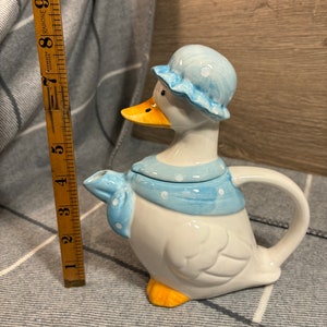 Vintage Lightweight Ceramic Hand Painted Jemima Puddle Duck Teapot ...