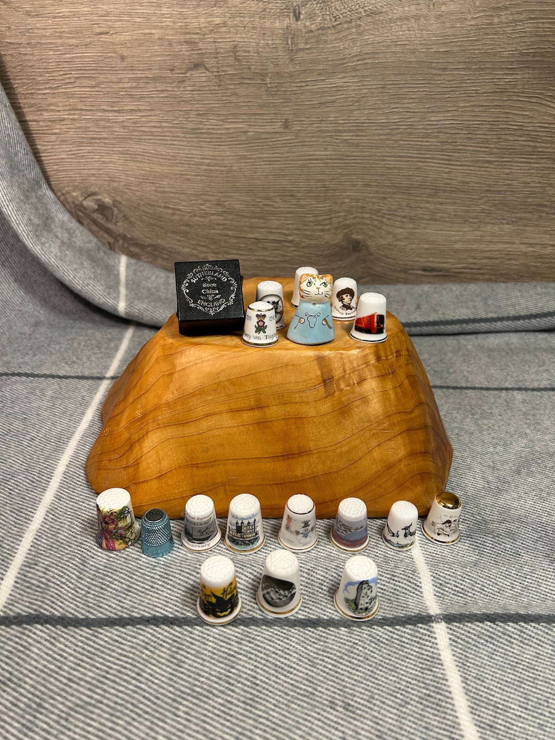 Vintage Collection of Fine Bone China Collectible Gilt Thimbles ...