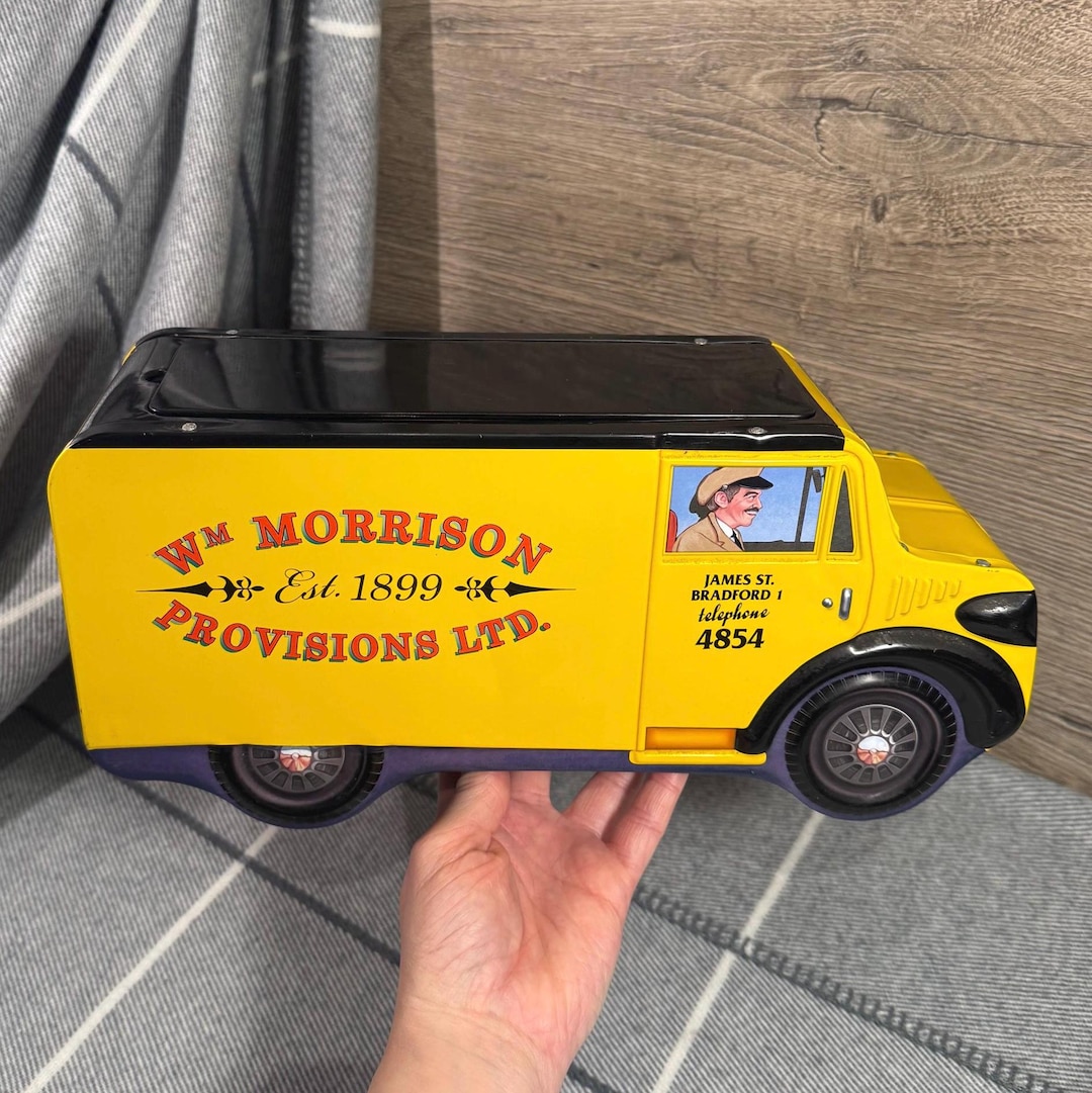 中古 WM Morrison Est 1899 Provisions Ltd James St Bradford 空っぽの黄色い配達用バン ...