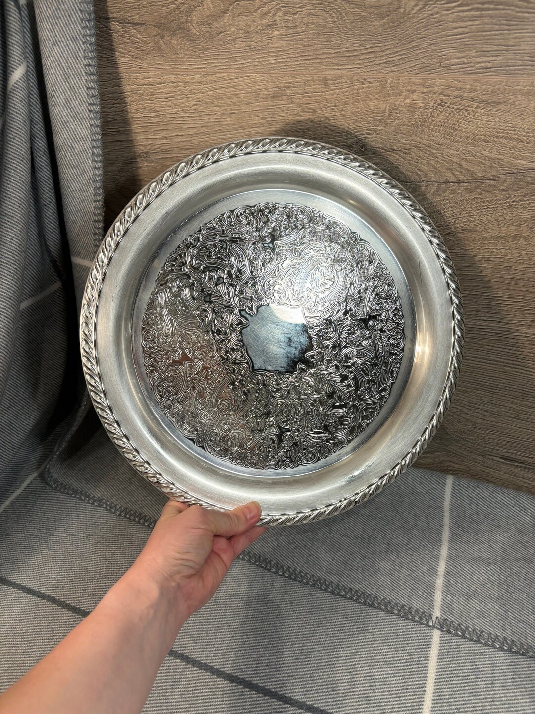 Vintage Oneida USA Silver Tone Round Tray Decorative Ornate Serving ...