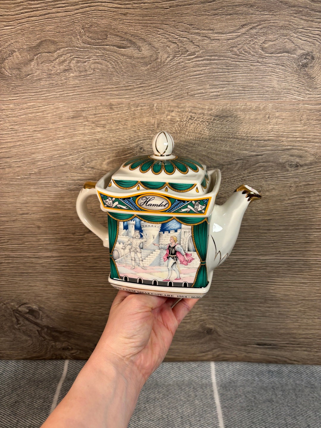 Vintage Shakespeare's Hamlet Sadler Novelty Teapot English Collectible ...