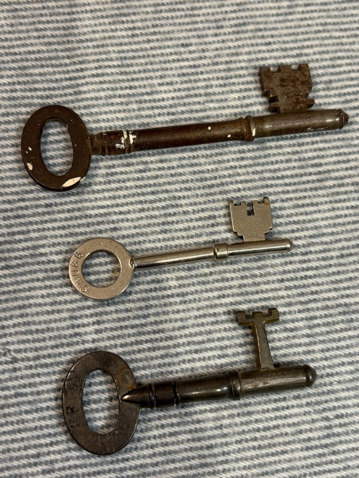 Vintage Chubb Round and Oval Bow Three Old Keys | Original English ...