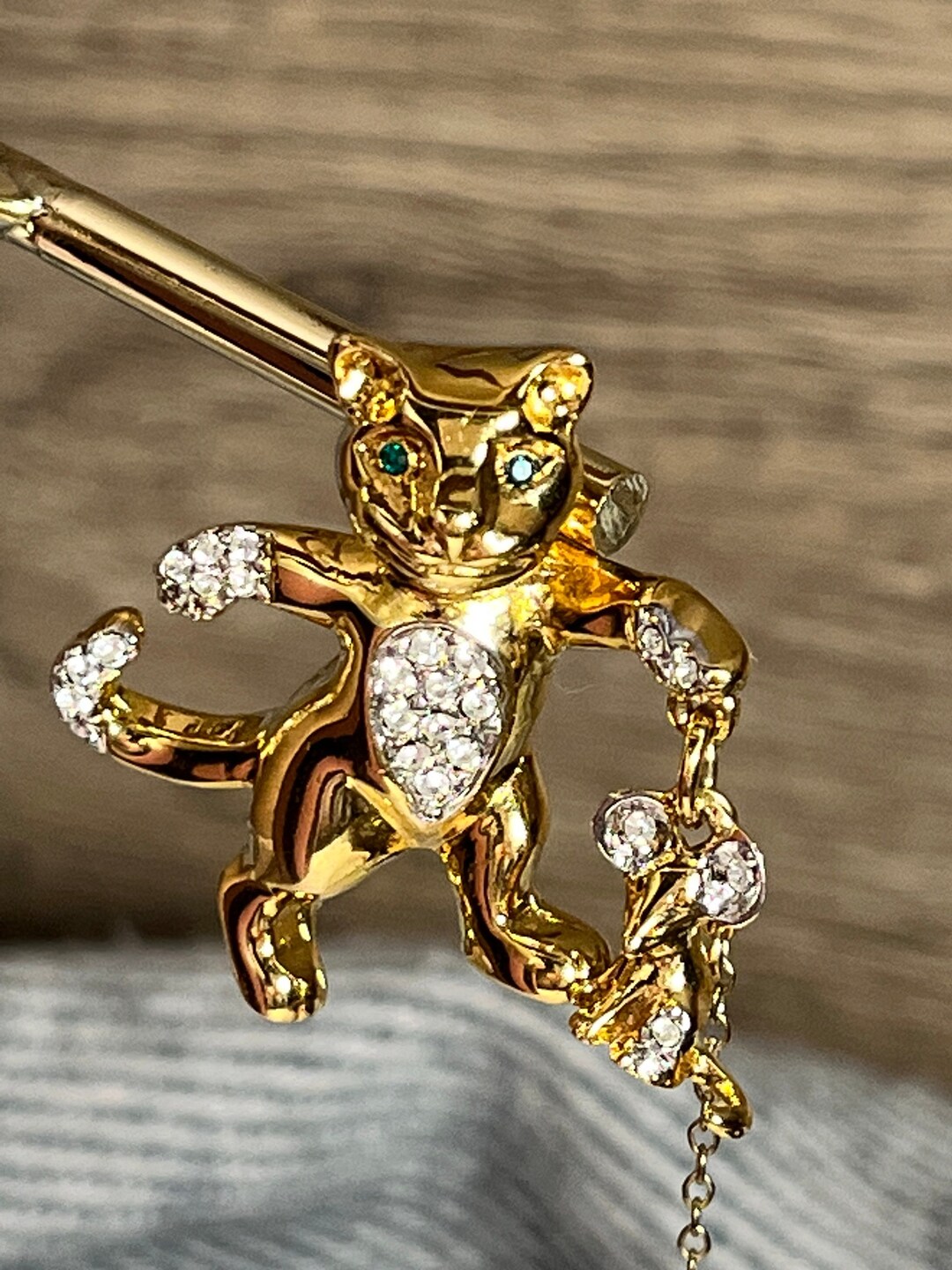 Vintage Signed Puccini Gold Tone Happy Clear Crystal Studded Cat With a ...