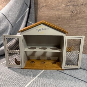 Preloved Egg House 6-egg Wooden Chicken Mesh Door Cabinet | Free ...