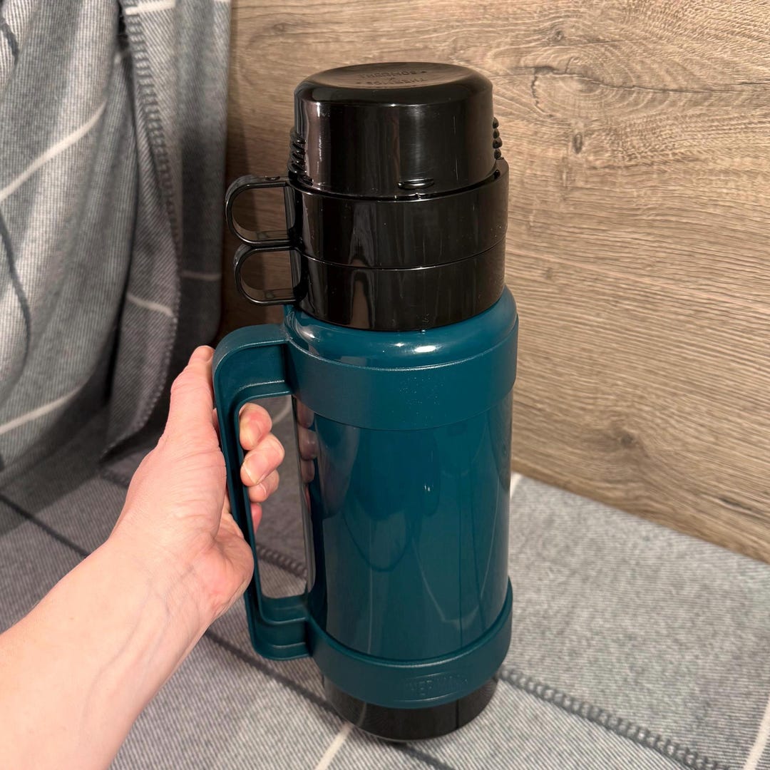 Vintage Thermos Model 32-34-100 Black & Traditional Green Plastic 2 ...