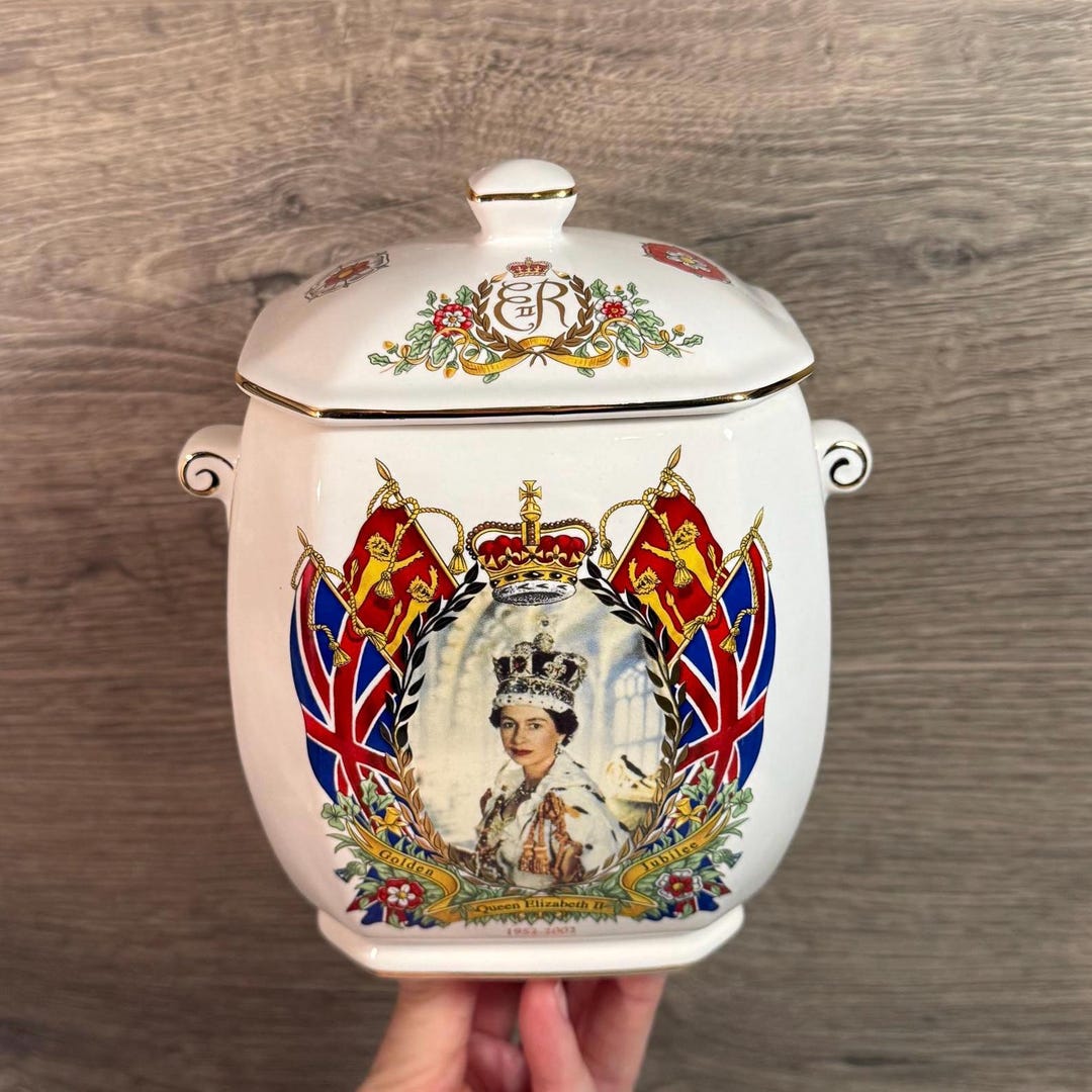 Vintage 1952-2002 HM Queen Elizabeth II Golden Jubilee Ringtons Wade ...