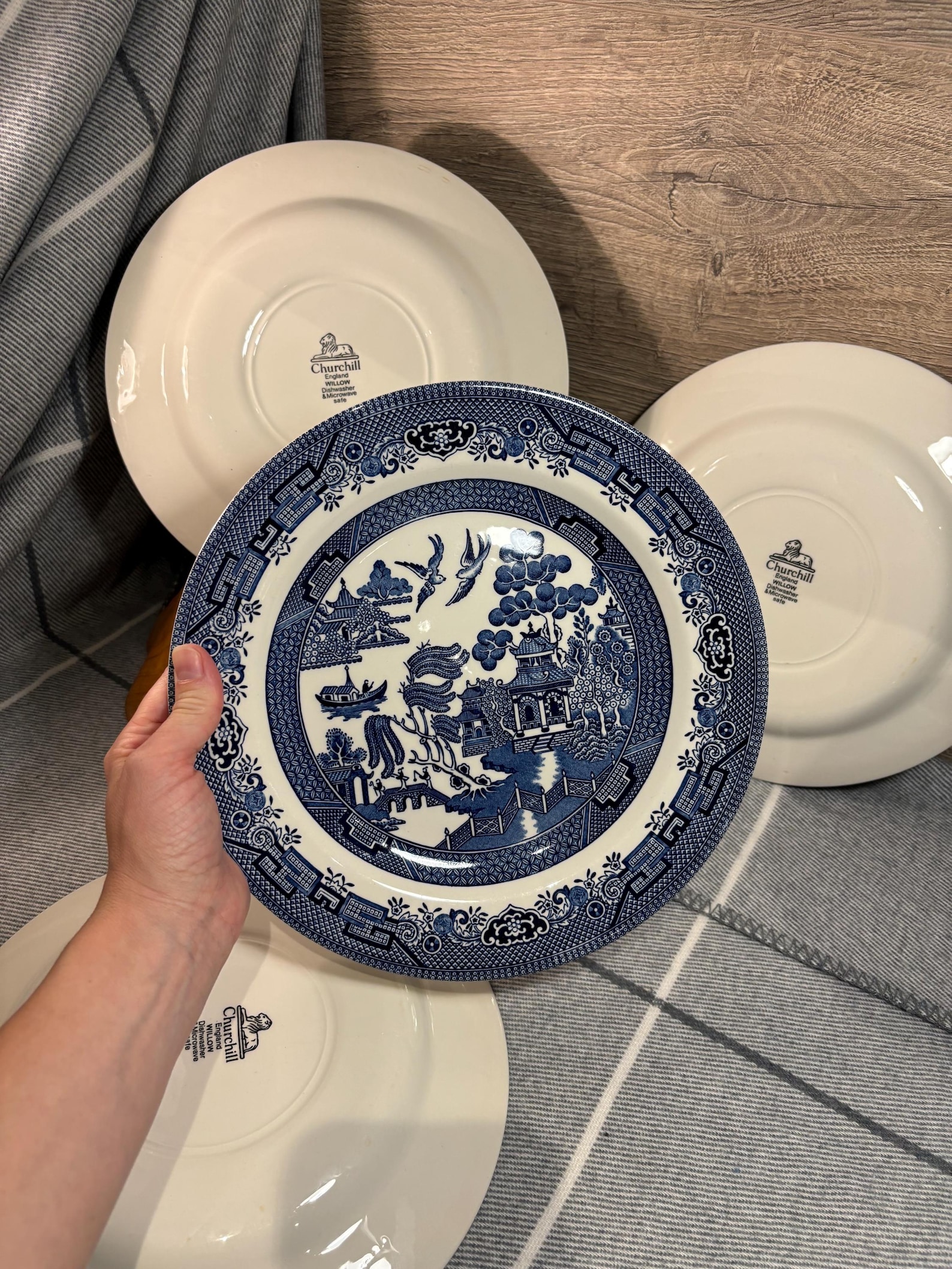 Vintage Churchill Cobalt Blue & White Willow Four Dinner Plates 26cm ...