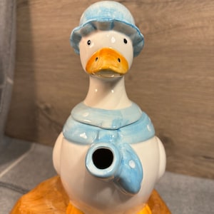 Vintage Lightweight Ceramic Hand Painted Jemima Puddle Duck Teapot ...