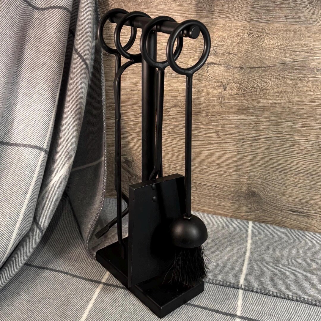 Preloved Black Large Circular Loop Handle Fireside Companion Set ...