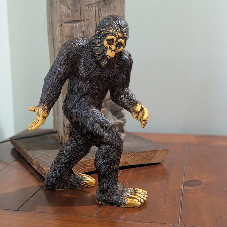 Bigfoot Classic Standing Sasquatch Yeti Bigfoot Statue Indoor/outdoor ...