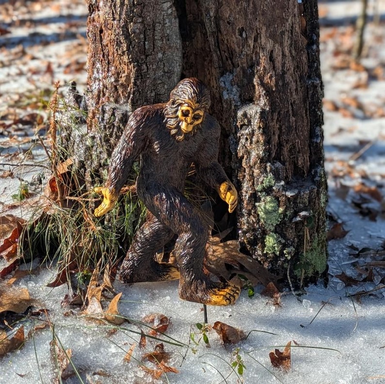 Bigfoot Classic Standing Sasquatch Yeti Bigfoot Statue Indoor/outdoor ...