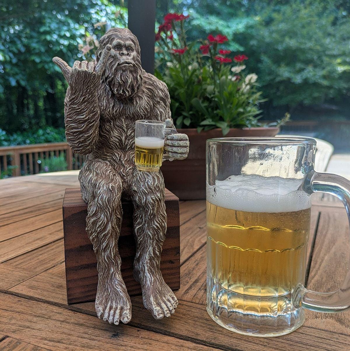 Party Bigfoot Sasquatch Yeti Statue Drinking Beer Indoor/outdoor for ...
