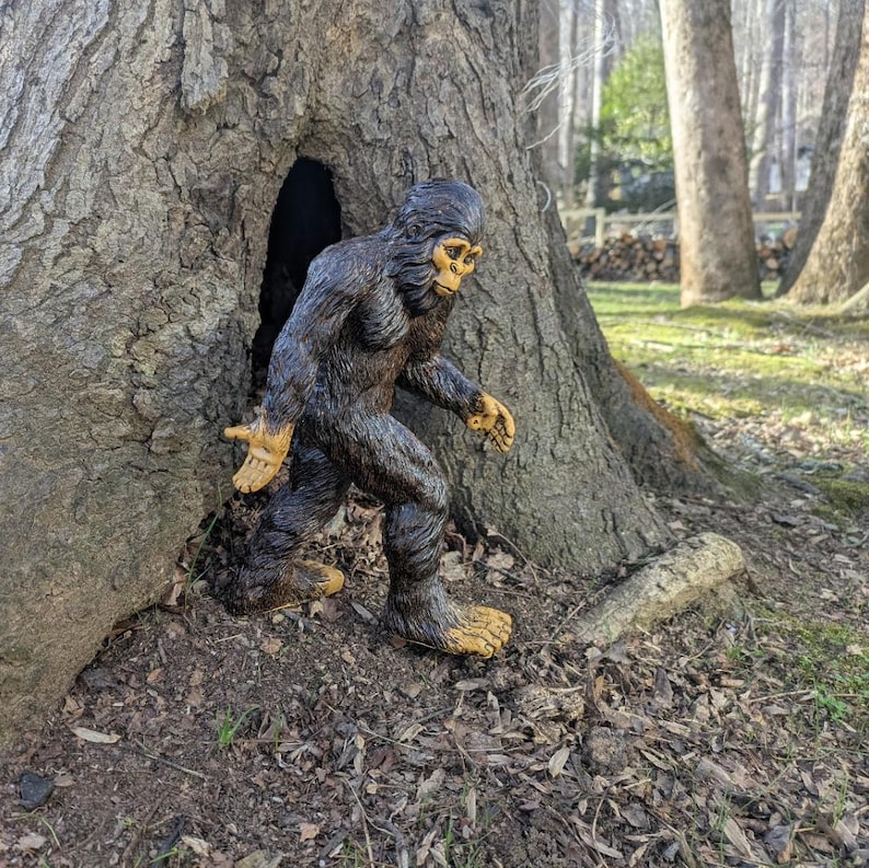 Bigfoot Classic Standing Sasquatch Yeti Bigfoot Statue Indoor/outdoor ...