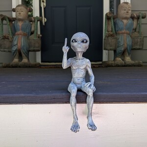 Rude Alien Statue “flipping the Bird” 10″ H Shelf Sitter ...