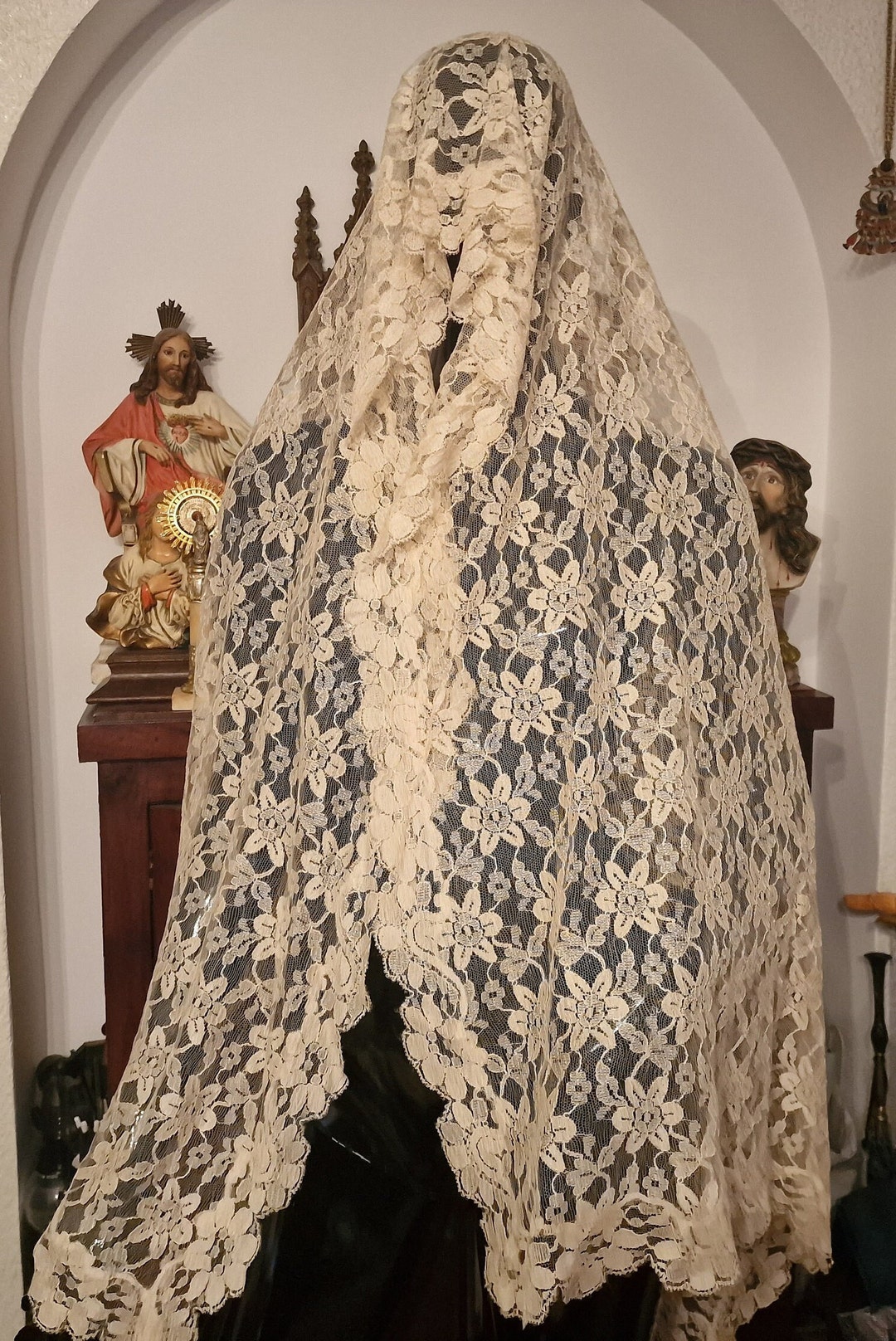 Large Vintage Spanish Mantilla. Catholic Veil. Church Handkerchief ...
