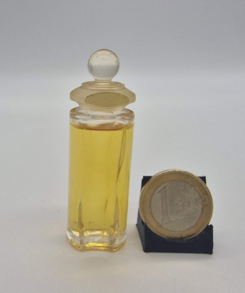 The Scents Are Vintage. Miniatures. Women's Perfume. - Etsy