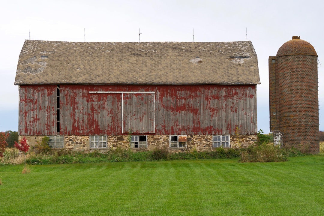 Photo of an Old Red Barn Taken on a Beautiful Fall Day. Country Farm ...