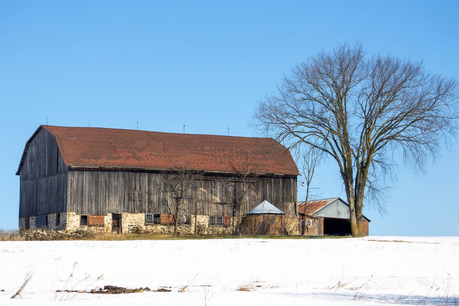 Photo of a Rustic Barn Taken in the Winter. Rural Wisconsin Winter ...