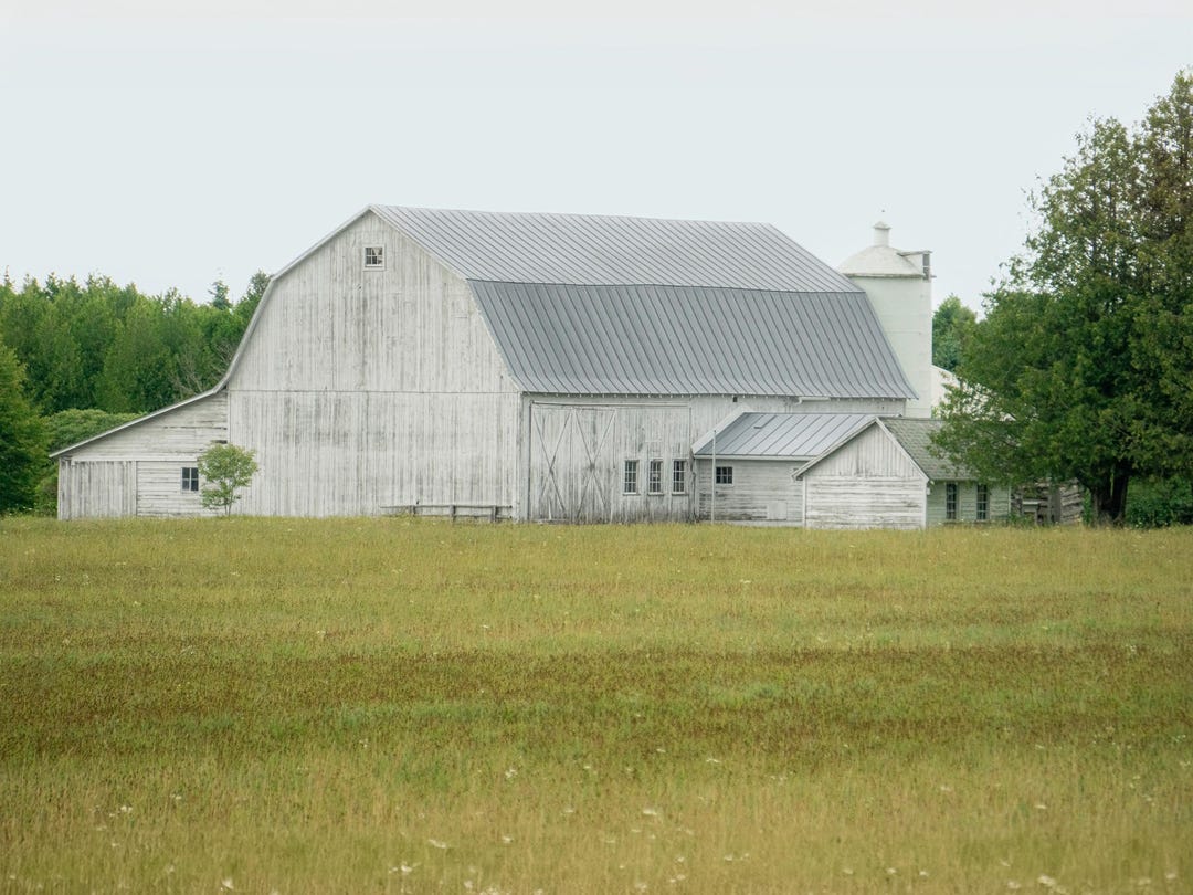 Rustic White Barn Photo: Vintage Barn Photograph (digital Download). - Etsy