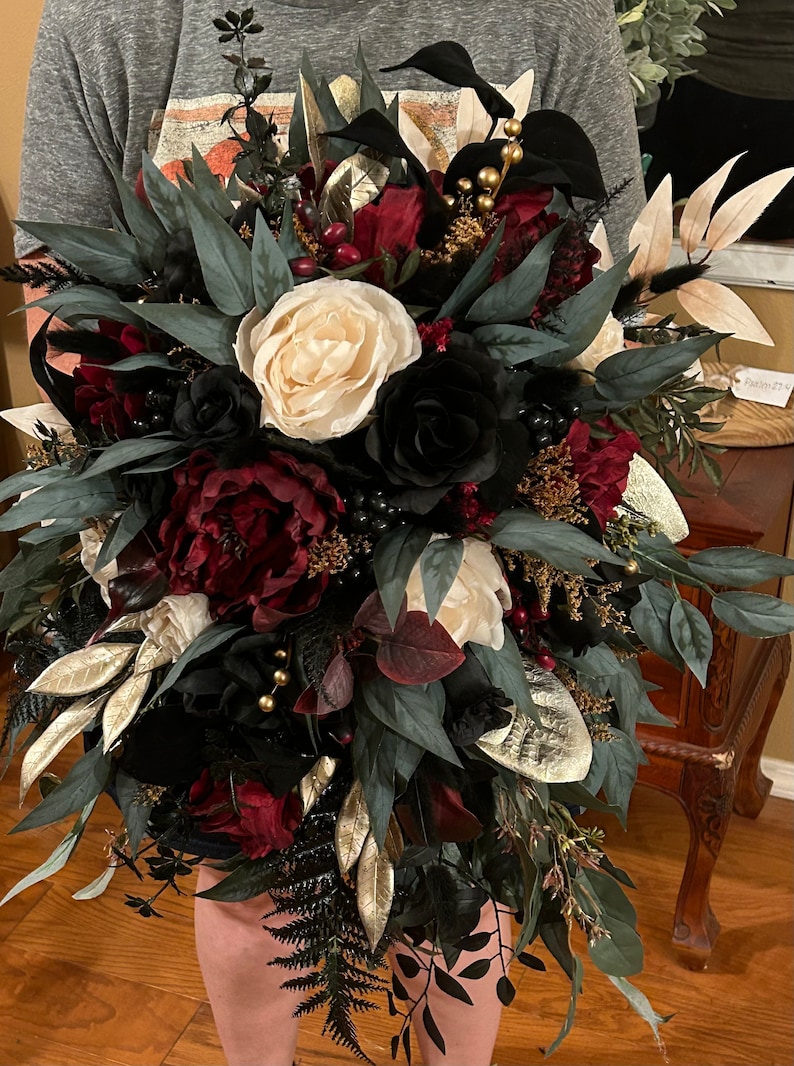 Red, Black & Cream Bouquet With Gold - Etsy