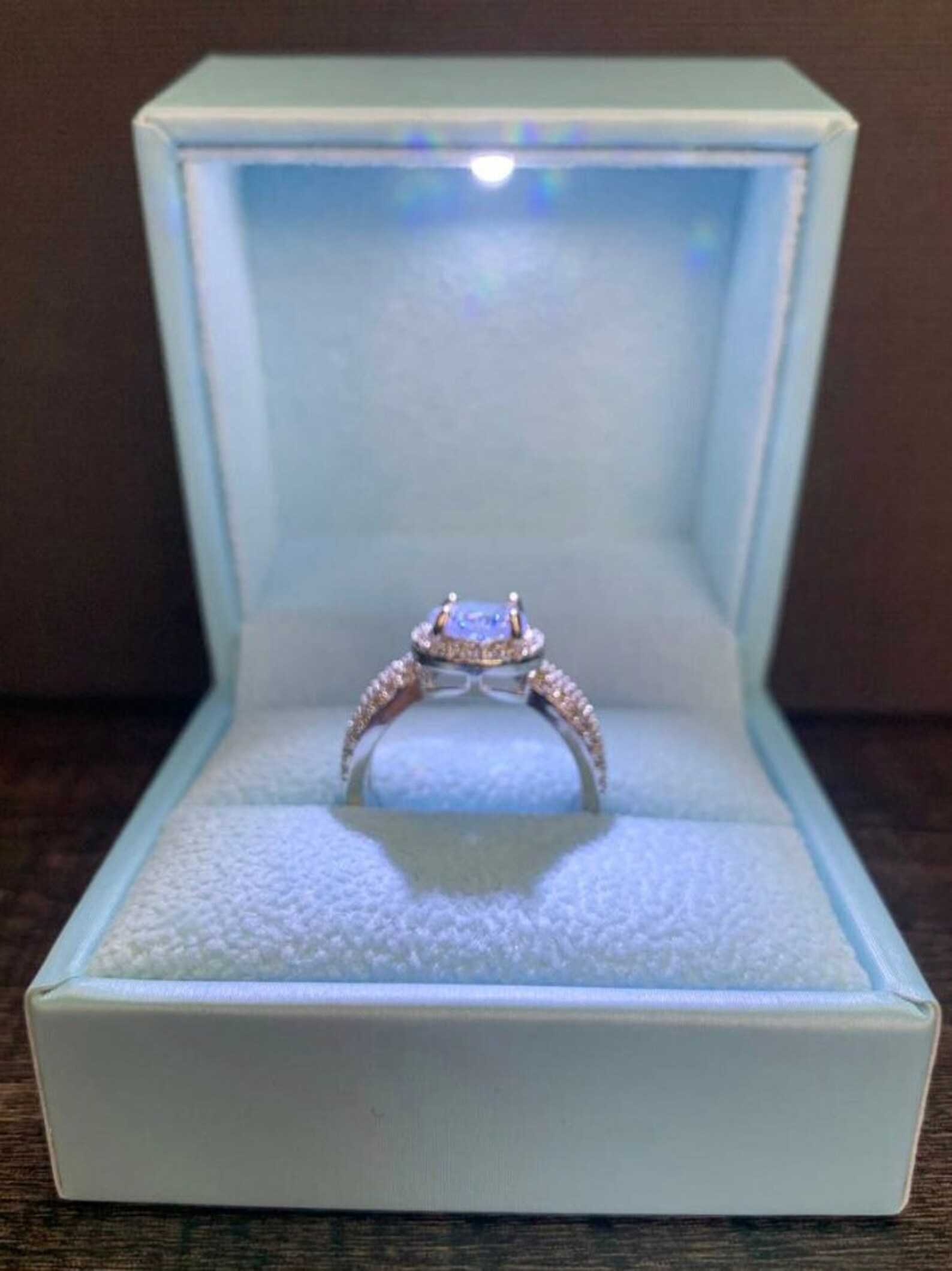 Elegant Baby Tiffany Blue Engagement Ring Box With LED Light Box Great ...
