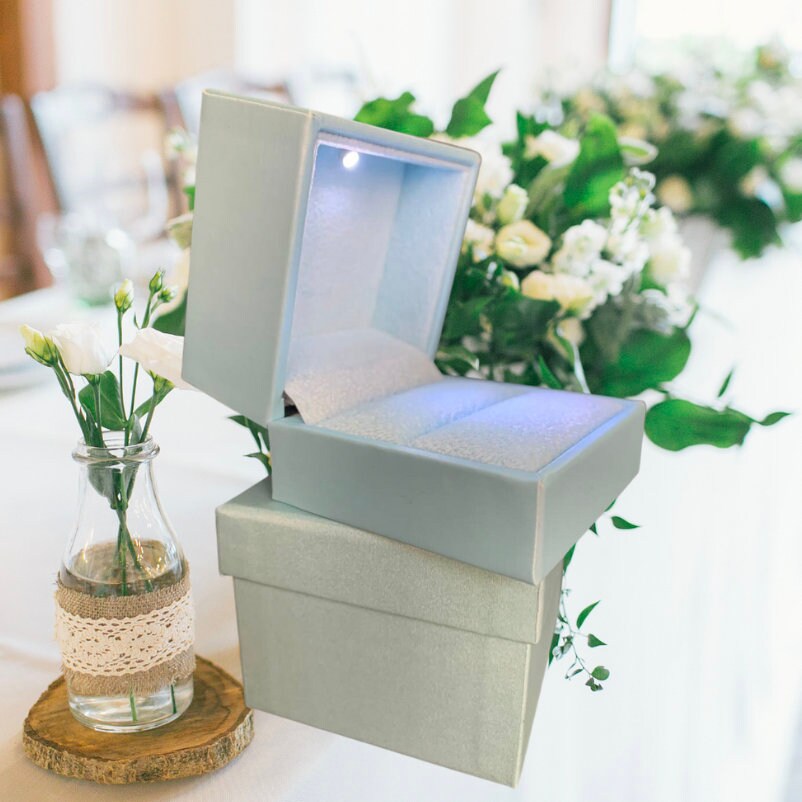 Elegant Baby Tiffany Blue Engagement Ring Box With LED Light Box Great ...
