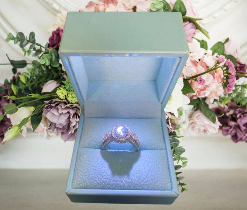 Elegant Baby Tiffany Blue Engagement Ring Box With LED Light Box Great ...