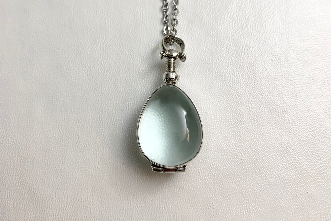 MINI Teardrop Antique Style STERLING SILVER and Glass Photo Locket on ...