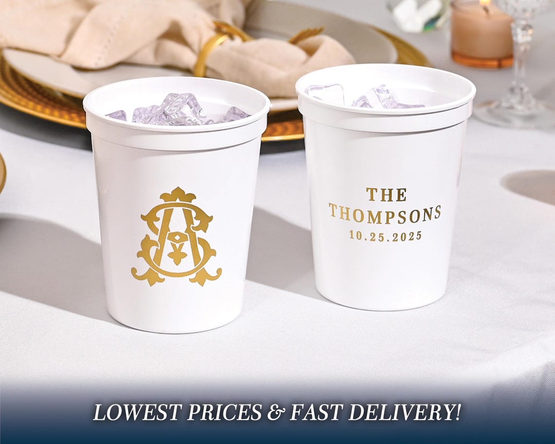 Custom Wedding Stadium Cups, Wedding Interlocking Monogram cups, Modern ...