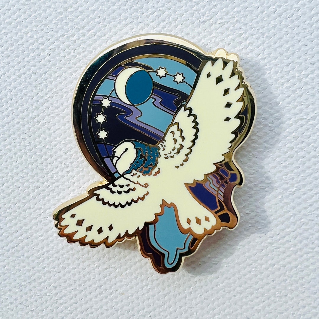 Barn Owl Hard Enamel Pin in Gold - Etsy