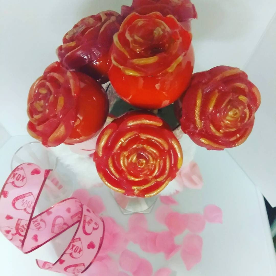 Delicious Rose Candy Apples Edible Mother's Day Treats | Chocolates ...