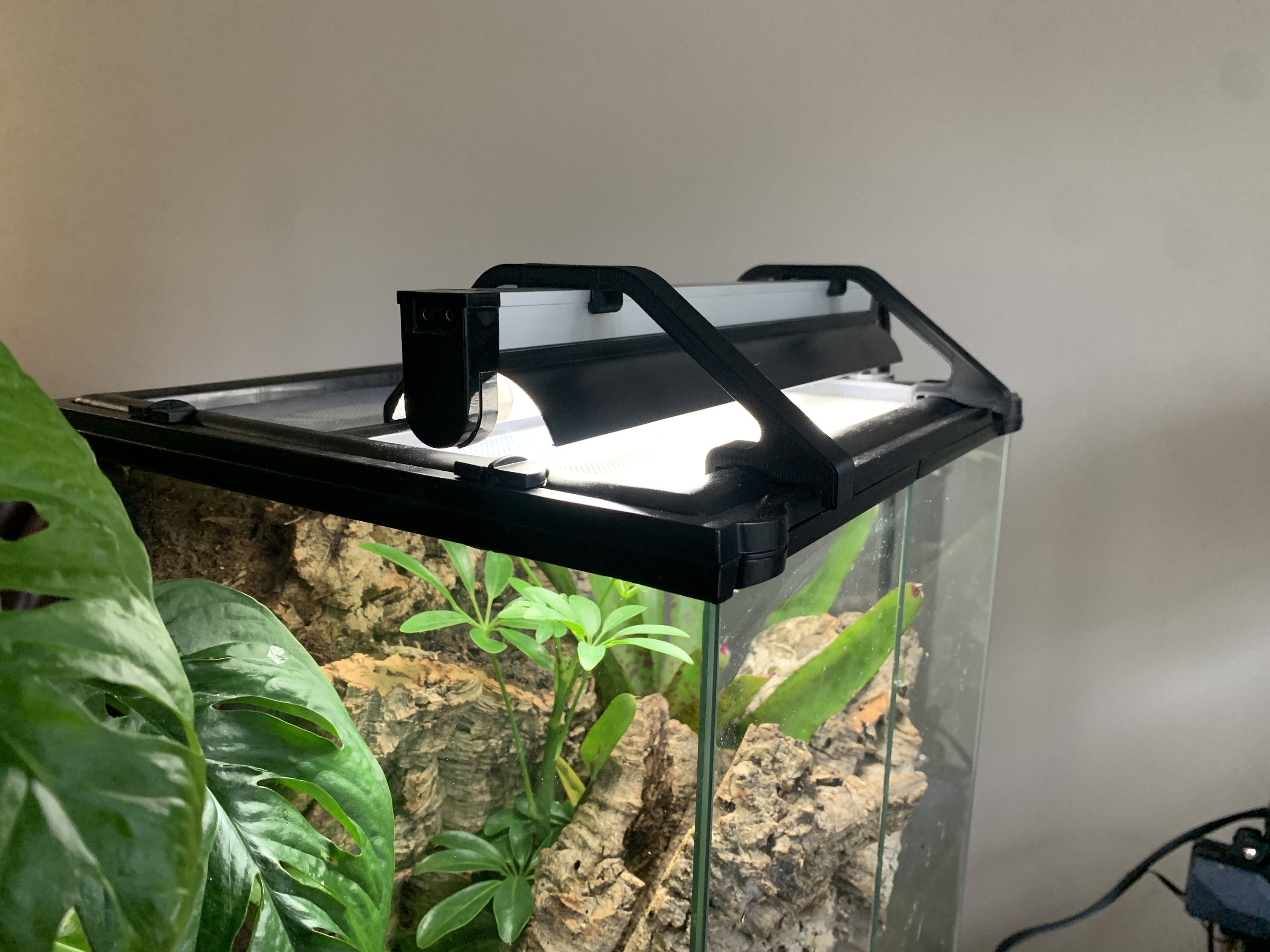 T5 UVB Light Stand for Exo-terra Terrariums (nano) - Etsy