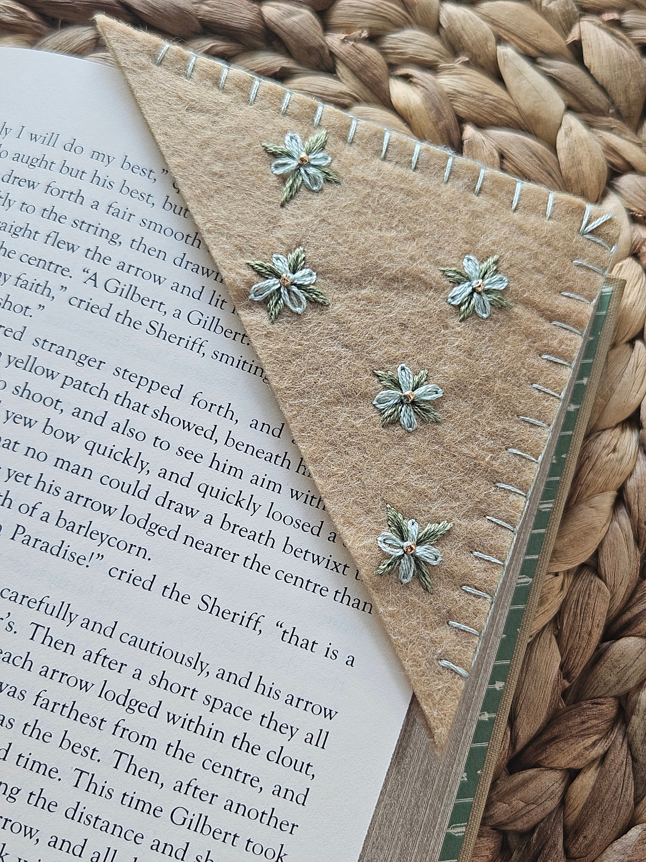 Hand Embroidered Felt Corner Bookmark: Floral Reader Gift - Etsy