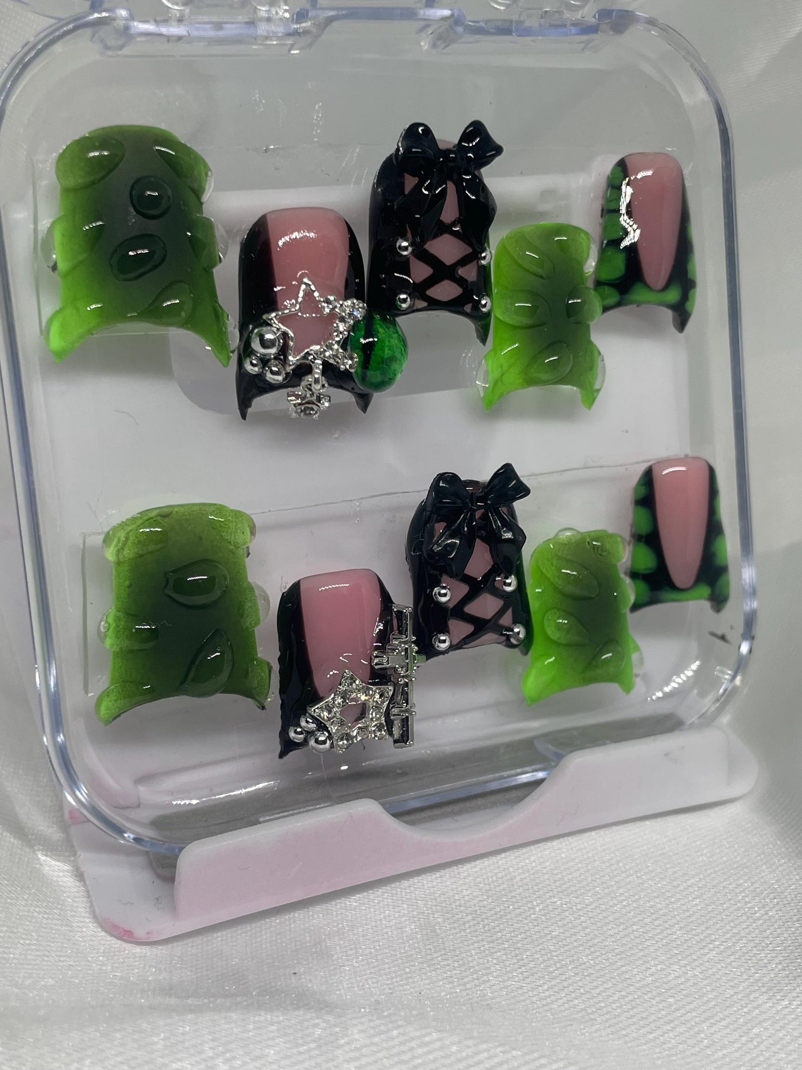 Green Dramatic Press on Nails|short,duck Nails|airbrush Design|green ...