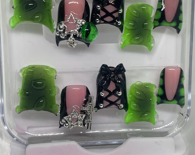 Green Dramatic Press on Nails|short,duck Nails|airbrush Design|green ...