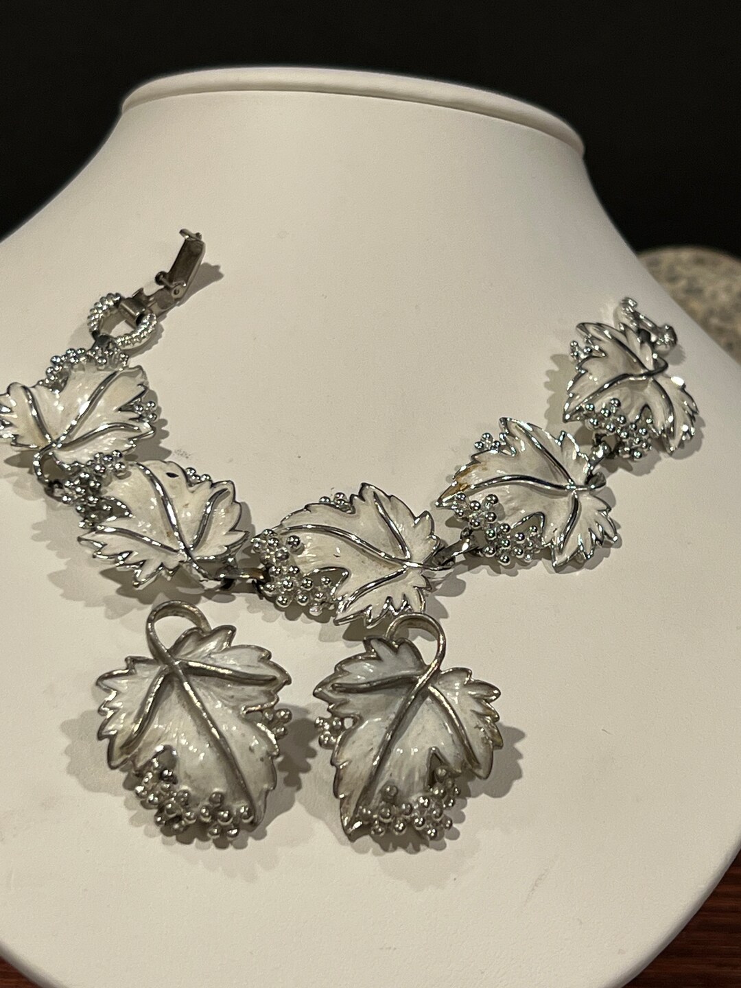 Vintage Sarah Coventry SAC Leaf Clip on Earrings & Bracelet White ...